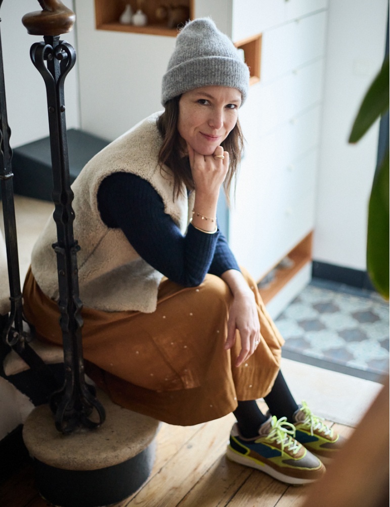 Women Berger gilet sewing pattern paper version with free sew along video