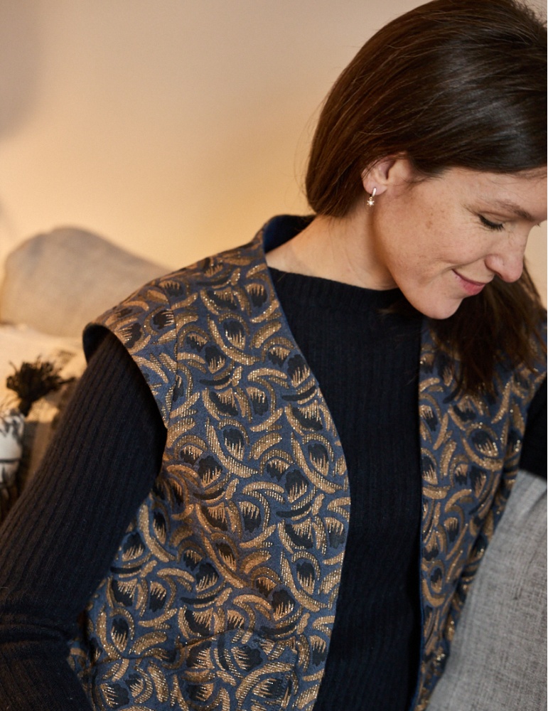 Women Berger gilet sewing pattern paper version with free sew along video