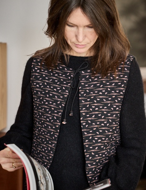 Women Berger gilet sewing pattern paper version with free sew along video