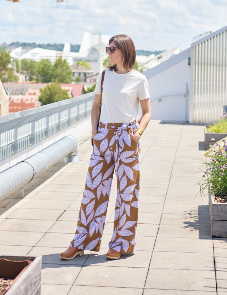 Legende pants or shorts sewing pattern paper version with free sew ...